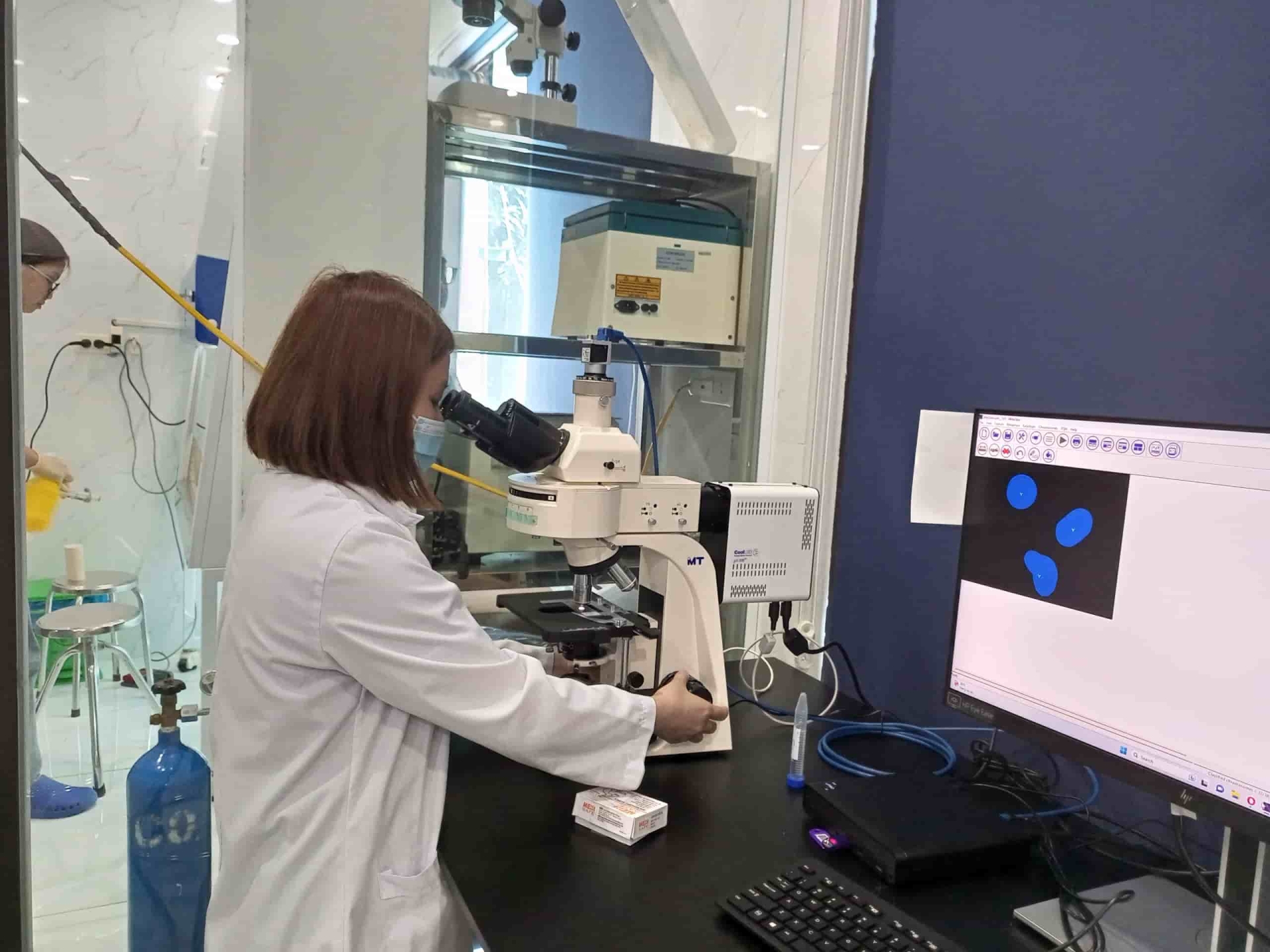 Chromosomal microscope for Karyotype, Metaphase and FISH analysis